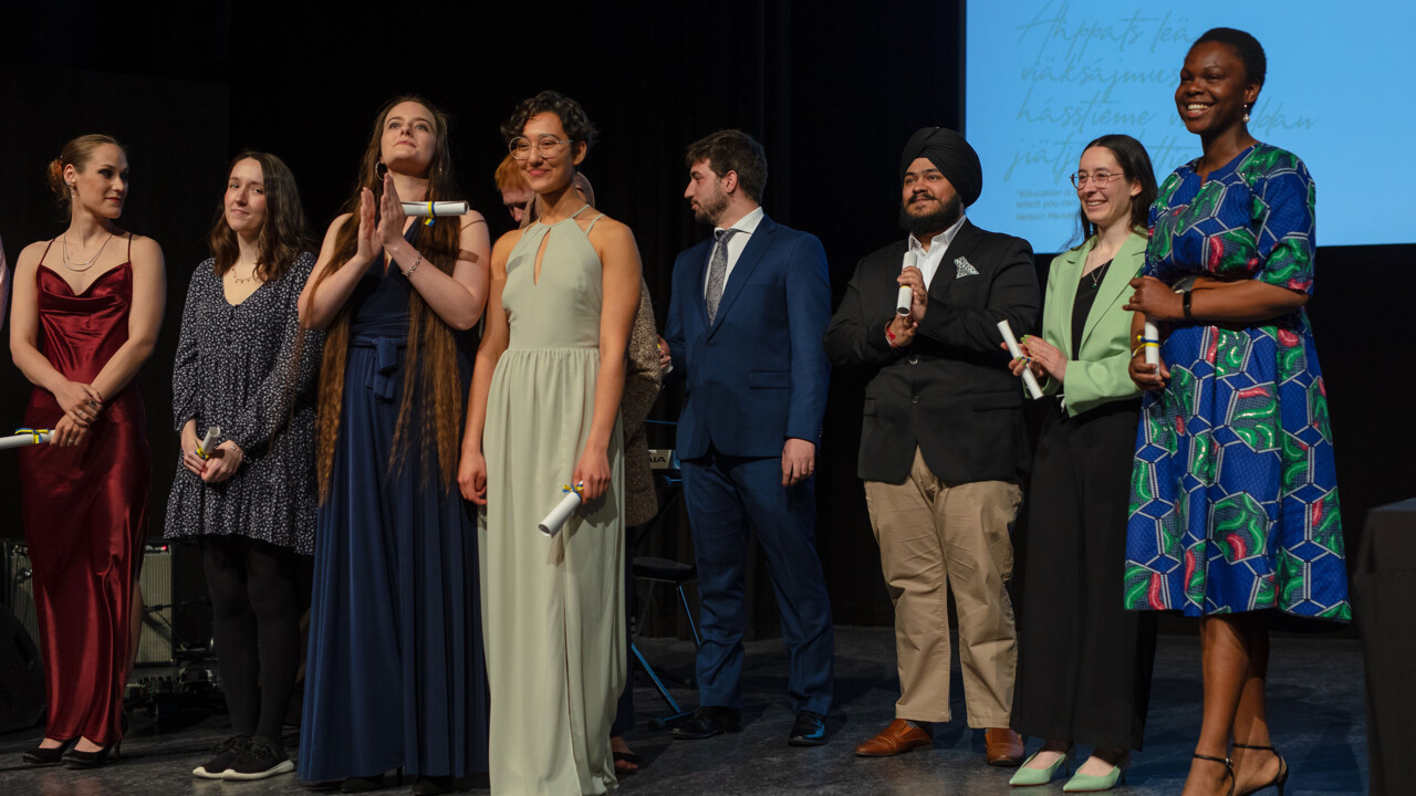 Umeå University honours record number of master’s students at ...